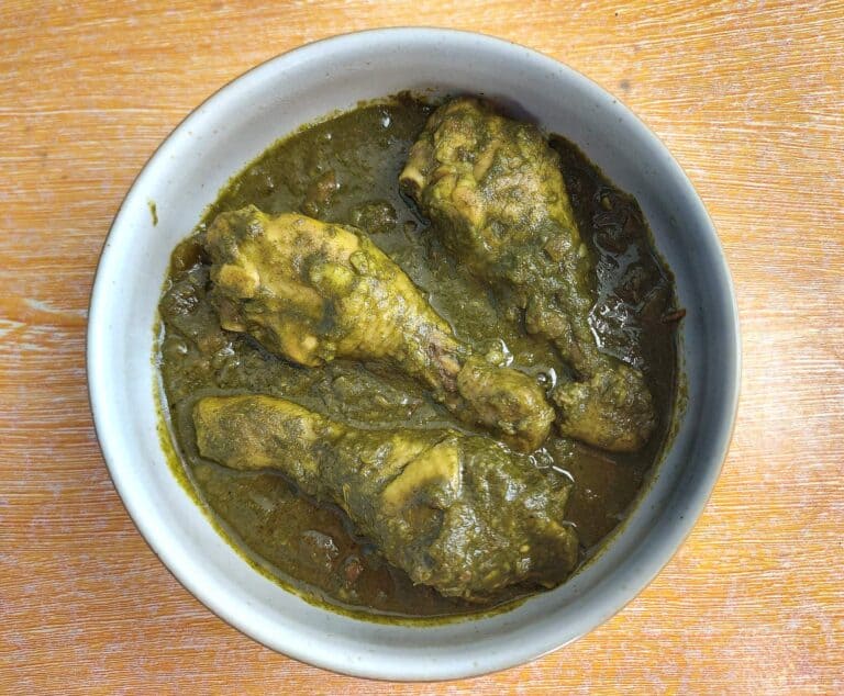 Palak Chicken (Indian Spinach Chicken Curry) - The Odehlicious